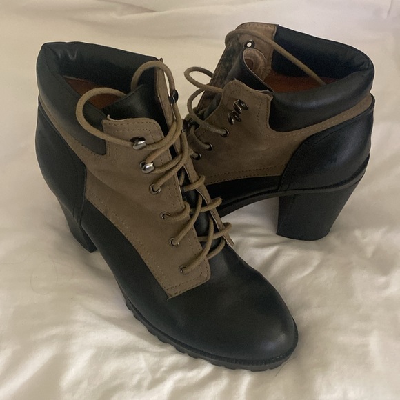Aldo | Shoes | Aldo Lug Sole Block Heel Leather Upper Water Resistance ...